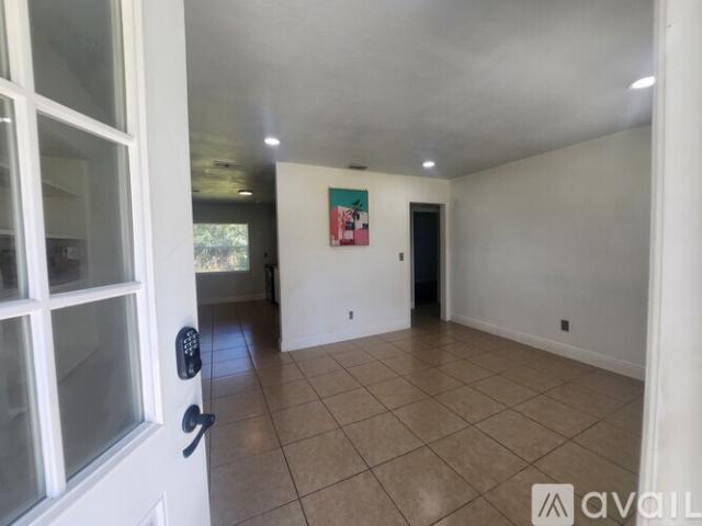 3 BR, 1 BA Apartment 1015 Woodland Ave, Lakeland, FL 33801