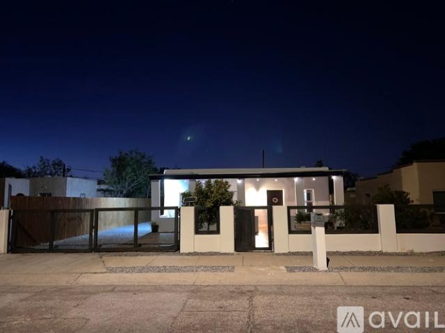 3 BR, 1 BA Apartment 1016 W Huron St, Tucson, AZ 85745