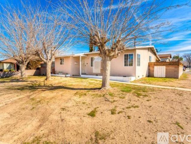 3 BR, 1 BA Apartment 1023 W Ave H 12, Lancaster, CA 93534