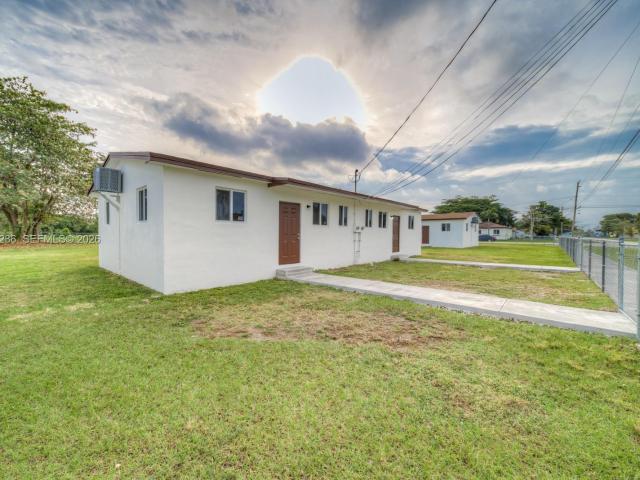 3 BR, 1 BA Apartment 10290 Southwest 177th Street, Miami, FL 33157