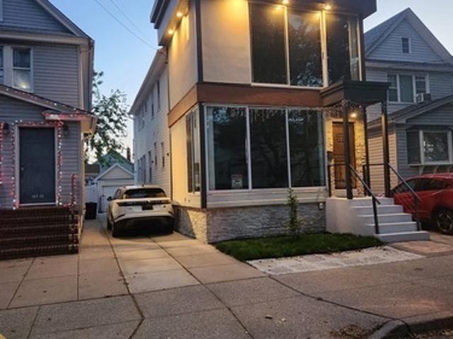 3 BR, 1 BA Apartment 107 30 89th Street, Unit 1st FL, Queens County, NY 11417