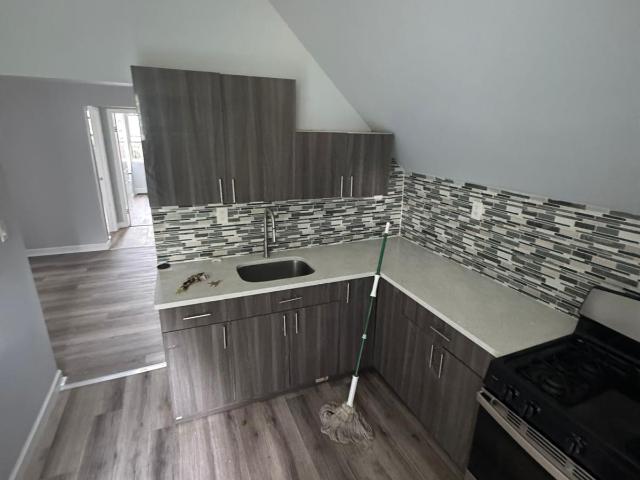 3 BR, 1 BA Apartment 104 Buena Vista Ave, Yonkers, NY 10701
