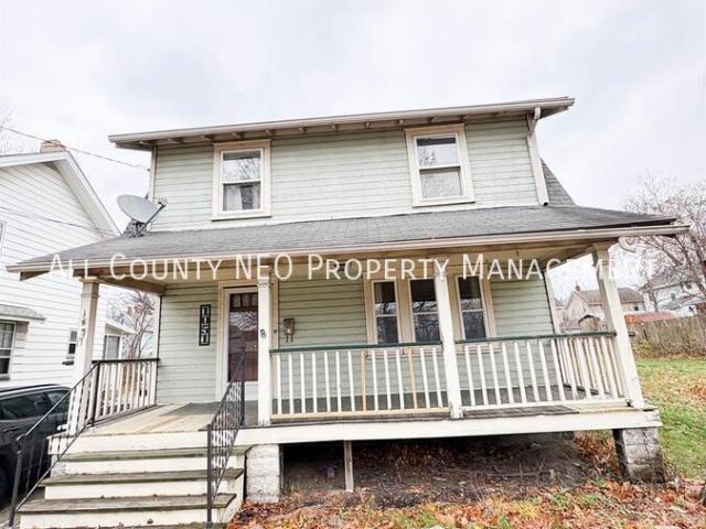 3 BR, 1 BA Apartment 1051 Brown St Akron, OH 44301