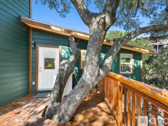 3 BR, 1 BA Apartment 105 Hi View Drive, Lakehills, TX 78063