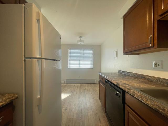 3 BR, 1 BA Apartment 10665 W 7th Ave, Lakewood, CO 80215
