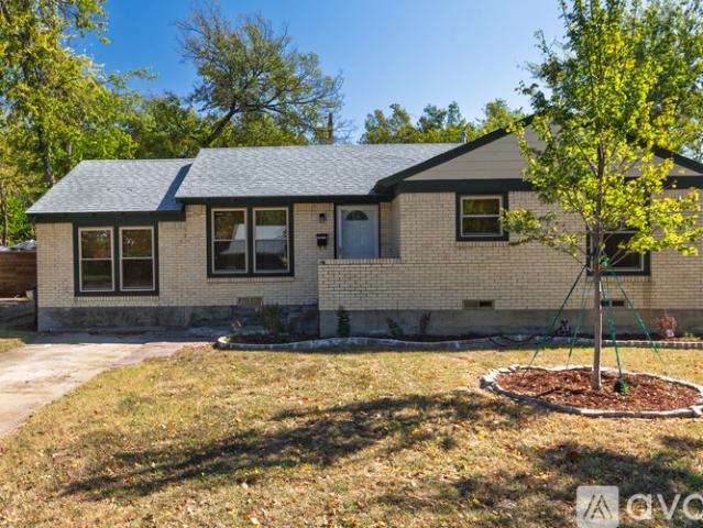 3 BR, 1 BA Apartment 10814 Stallcup Dr, Dallas, TX 75228