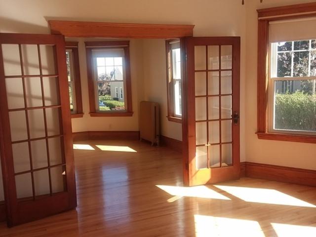 3 BR, 1 BA Apartment 10 Beacon Hill Blvd, Unit 10, North Andover, MA 01845