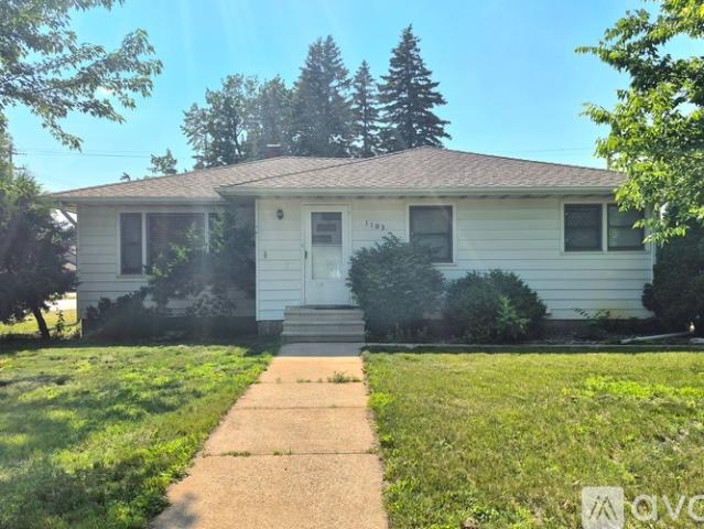3 BR, 1 BA Apartment 1103 33rd Ave N, St. Cloud, MN 56303
