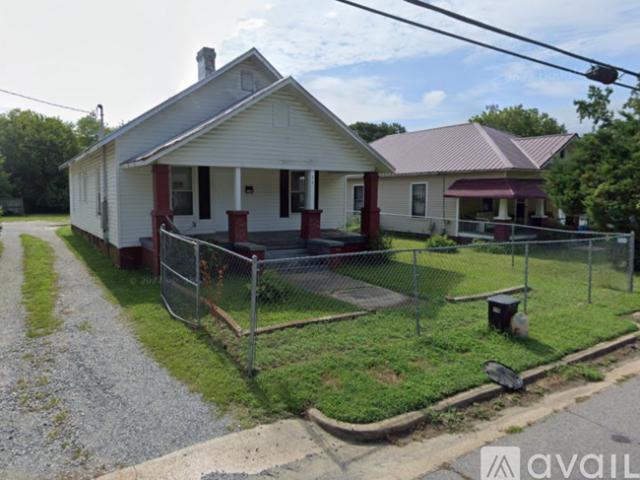 3 BR, 1 BA Apartment 1104 N George St, Goldsboro, NC 27530