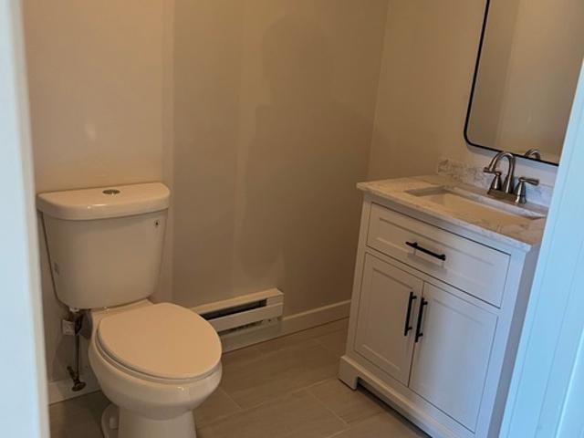 3 BR, 1 BA Apartment 110 Railroad Ave, Unit 2, Hammonton, NJ 08037