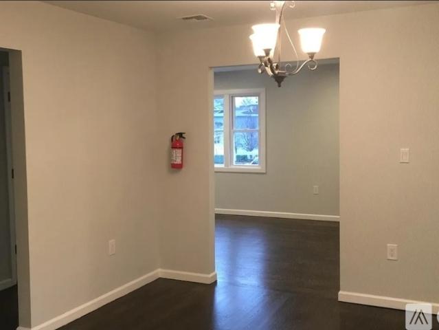 3 BR, 1 BA Apartment 1113 Julia Street, Unit 2, Elizabeth, NJ 07201