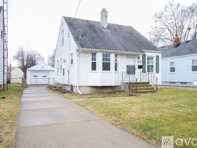 3 BR, 1 BA Apartment 1127 Cribb St, Toledo, OH 43612