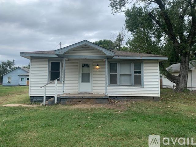 3 BR, 1 BA Apartment 1129 S High St, El Dorado, KS 67042