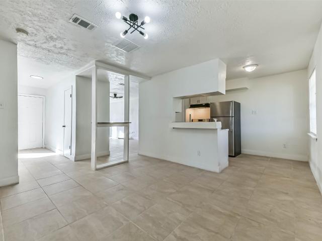 3 BR, 1 BA Apartment 11411 Murr Way, Houston, TX 77048