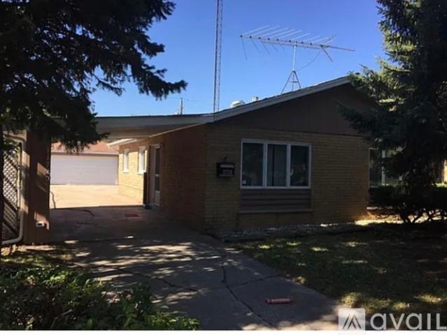 3 BR, 1 BA Apartment 11720 S Kedvale Ave, Alsip, IL 60803