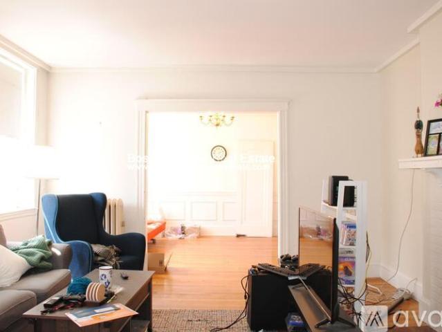 3 BR, 1 BA Apartment 118 University Rd, Unit 3K, Brookline, MA 02445