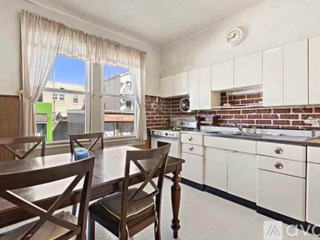 3 BR, 1 BA Apartment 118 Poplar Street, Jersey City, NJ 07307