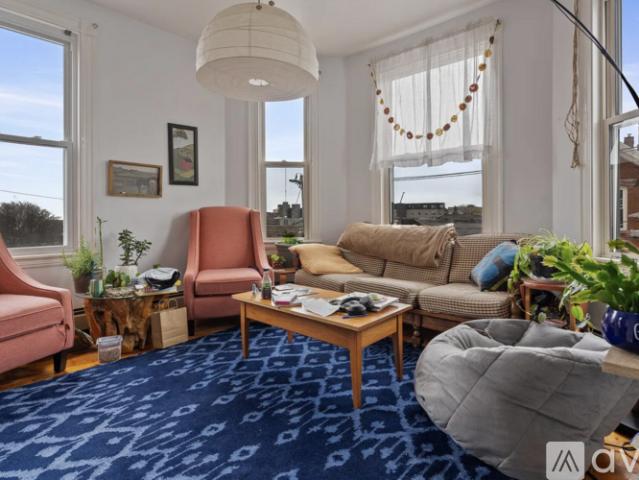 3 BR, 1 BA Apartment 11 Smith St, Unit 3, Portland, ME 04101