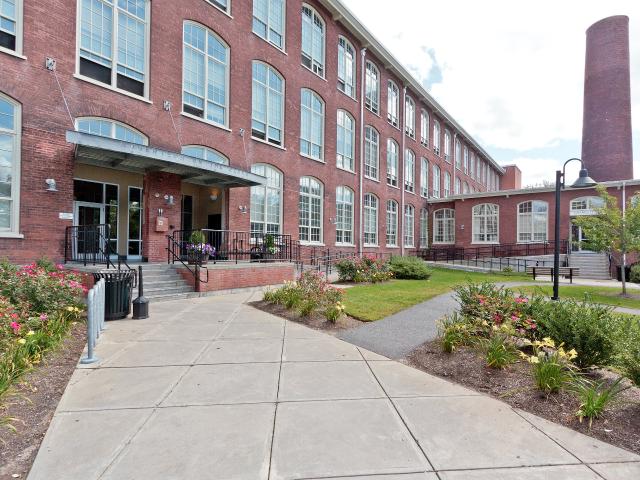 3 BR, 1 BA Apartment 120 Ingell Street, Taunton, MA 02780