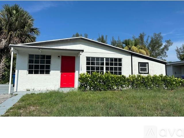 3 BR, 1 BA Apartment 1210 Avenue R, West Palm Beach, FL 33404