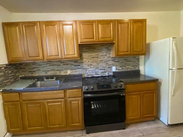 3 BR, 1 BA Apartment 121 Elm St, Yonkers, NY 10701