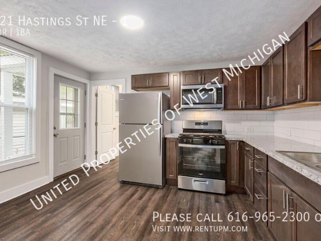3 BR, 1 BA Apartment 121 Hastings St NE, Grand Rapids, MI 49503