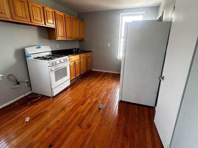 3 BR, 1 BA Apartment 121 Ludlow St, Yonkers, NY 10705