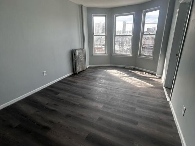 3 BR, 1 BA Apartment 121 Ludlow St, Yonkers, NY 10705