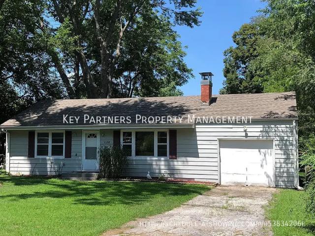 3 BR, 1 BA Apartment 12208 W 64th St, Shawnee, KS 66216