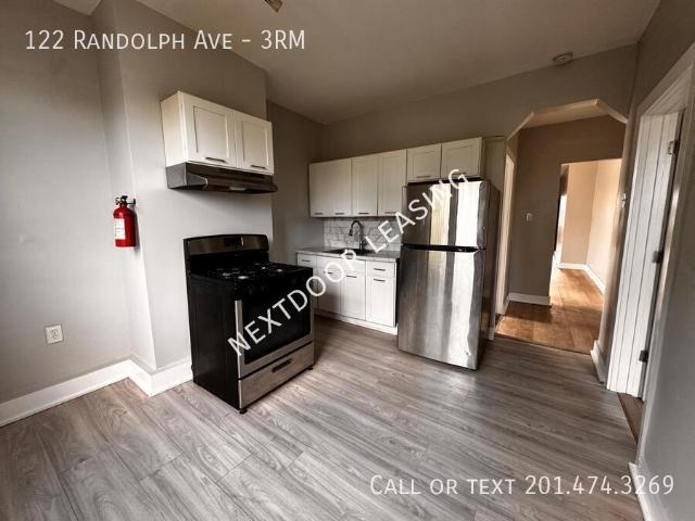 3 BR, 1 BA Apartment 122 Randolph Ave, Jersey City, NJ 07305
