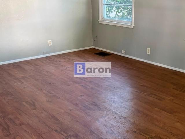 3 BR, 1 BA Apartment 1233 Huey St, South Bend, IN 46628