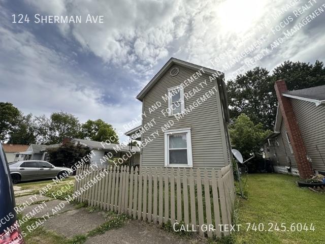 3 BR, 1 BA Apartment 124 Sherman Ave, Lancaster, OH 43130
