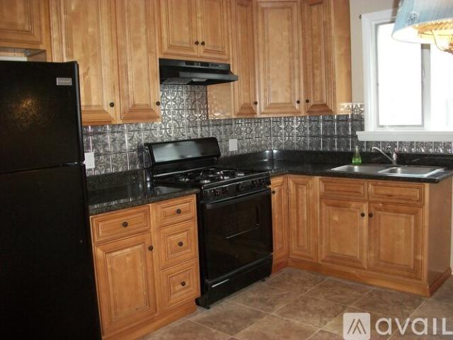 3 BR, 1 BA Apartment 125 Poplar St, Unit 125, Kingston, PA 18704