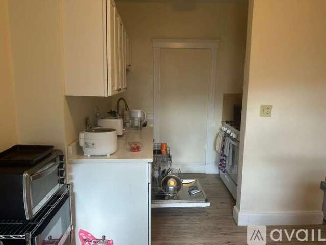 3 BR, 1 BA Apartment 12 Alton Pl, Unit 2, Brookline, MA 02446
