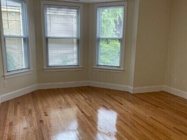 3 BR, 1 BA Apartment 12 Harris St, Unit 3, Brookline, MA 02446