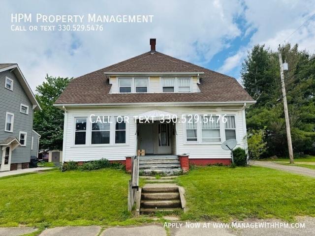 3 BR, 1 BA Apartment 1301 Woodward Pl NW, Canton, OH 44709