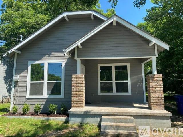 3 BR, 1 BA Apartment 1321 E Cherry St, Sherman, TX 75090