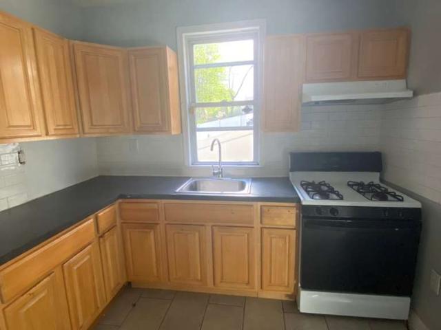 3 BR, 1 BA Apartment 1 Oneida St, Yonkers, NY 10703