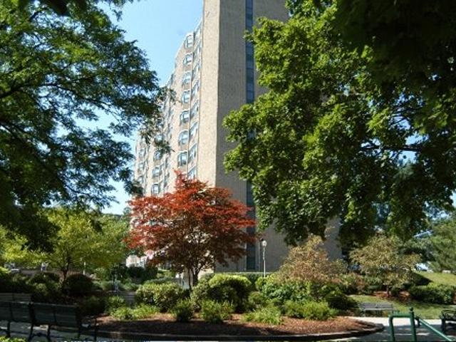 3 BR, 1 BA Apartment 1 River Place, Lowell, MA 01852