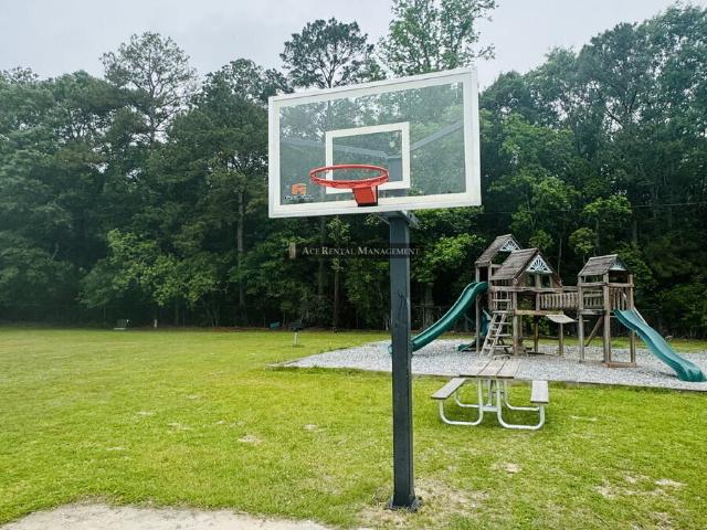 3 BR, 1 BA Apartment 2400 Cuney Ct, Silsbee, TX 77656