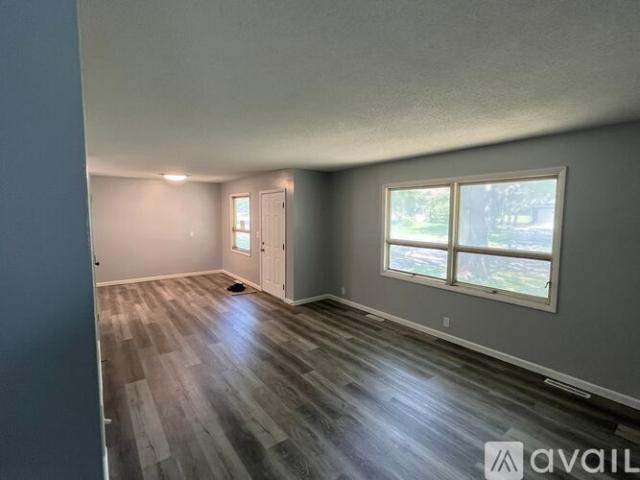 3 BR, 1 BA Apartment 2410 Larson Ave, Albert Lea, MN 56007