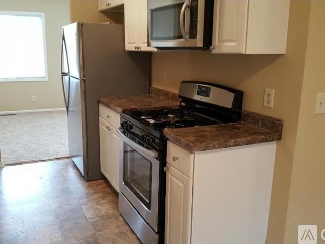 3 BR, 1 BA Apartment 247 W Eagle Lake Dr, Unit 247, Maple Grove, MN 55369
