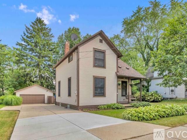 3 BR, 1 BA Apartment 2443 3rd Street, Cuyahoga Falls, OH 44221