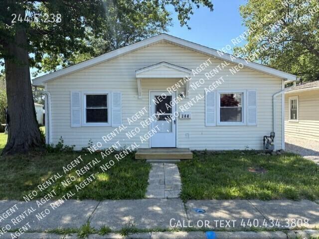 3 BR, 1 BA Apartment 244 E 238, Euclid, OH 44123