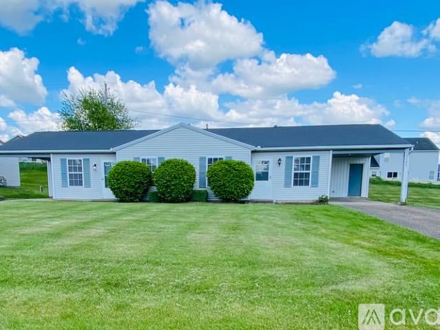 3 BR, 1 BA Apartment 2525 Zircon St NE, Unit 2525, Canton, OH 44721