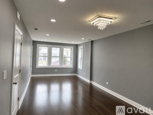 3 BR, 1 BA Apartment 2553 W 45th St, Unit 1, Chicago, IL 60632