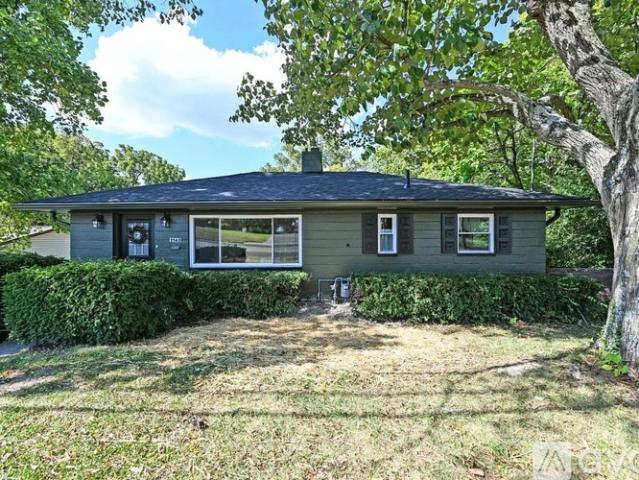 3 BR, 1 BA Apartment 2562 Montana Avenue, Cincinnati, OH 45211