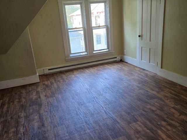 3 BR, 1 BA Apartment 26 John St, Unit 02, Worcester, MA 01609
