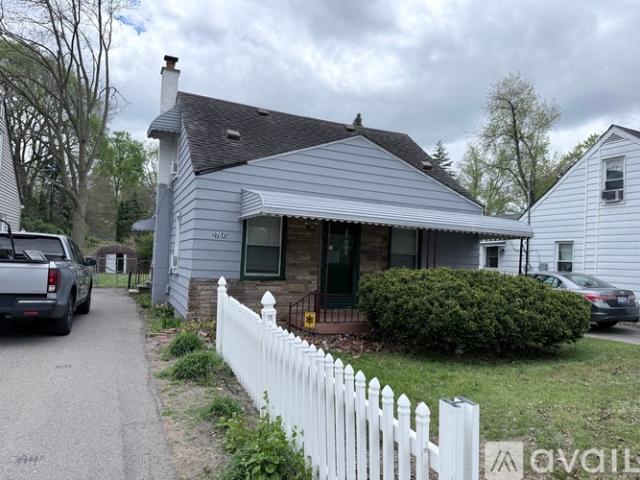 3 BR, 1 BA Apartment 27045 Shiawassee Street, Southfield, MI 48033