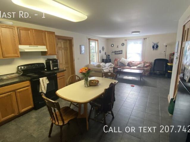 3 BR, 1 BA Apartment 279 Mast Rd Durham, NH 03824